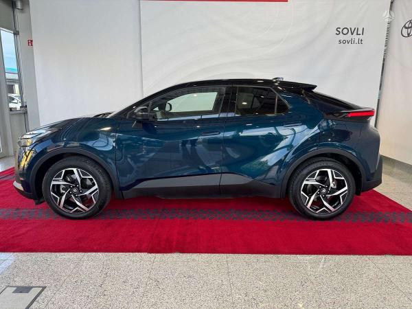 Blue Toyota C-HR 2025 in Siauliai, with an engine capacity of 1.99 L and mileage of 15 thousand km for 33900 €, photo 4 on AUTOMOTO.COM.LV