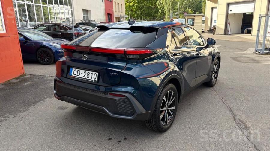 Zils Toyota C-HR 2025 Rīga, ar dzinēja tilpumu 1.80 L un nobraukumu 23 tūkst. km par 26200 €, foto 4 vietnē AUTOMOTO.COM.LV