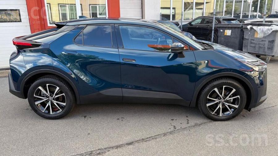 Zils Toyota C-HR 2025 Rīga, ar dzinēja tilpumu 1.80 L un nobraukumu 23 tūkst. km par 26200 €, foto 6 vietnē AUTOMOTO.COM.LV
