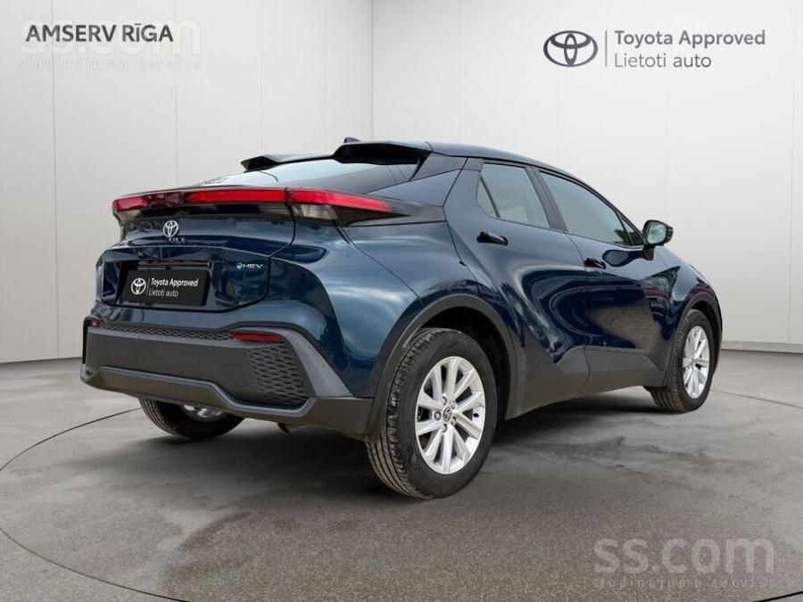 Синий Тойота C-HR 2025 в Рига, объемом двигателя 1.80 л и пробегом 42 тыс. км за 26900 €, фото 3 на AUTOMOTO.COM.LV
