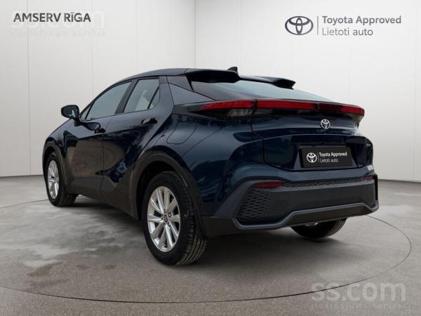 Синий Тойота C-HR 2025 в Рига, объемом двигателя 1.80 л и пробегом 42 тыс. км за 26900 €, фото 5 на AUTOMOTO.COM.LV