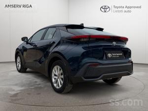 Синий Тойота C-HR 2025 в Рига, объемом двигателя 1.80 л и пробегом 42 тыс. км за 26900 €, фото 5 на AUTOMOTO.COM.LV