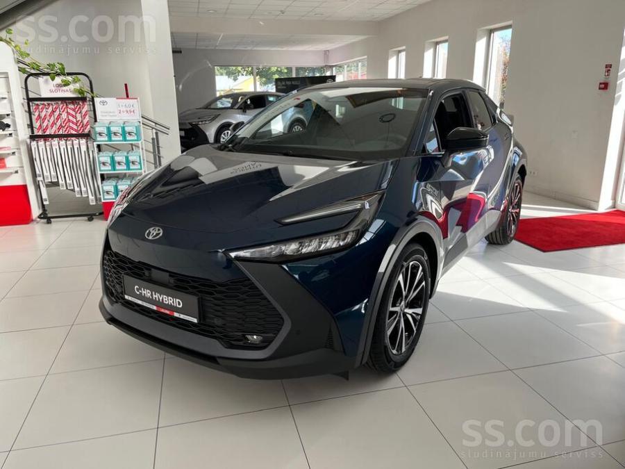 Zils Toyota C-HR 2026 Jēkabpils, ar dzinēja tilpumu 1.80 L un nobraukumu 10 tūkst. km par 35740 €, foto 1 vietnē AUTOMOTO.COM.LV