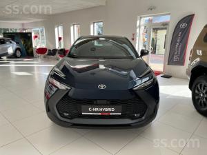 Zils Toyota C-HR 2026 Jēkabpils, ar dzinēja tilpumu 1.80 L un nobraukumu 10 tūkst. km par 35740 €, foto 3 vietnē AUTOMOTO.COM.LV