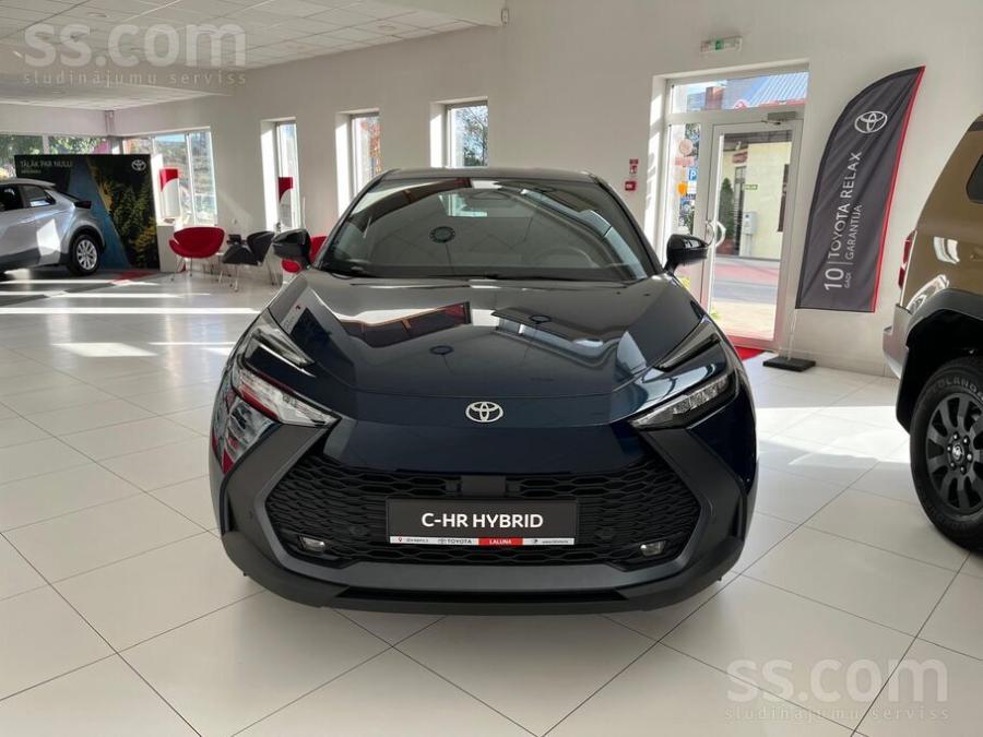 Zils Toyota C-HR 2026 Jēkabpils, ar dzinēja tilpumu 1.80 L un nobraukumu 10 tūkst. km par 35740 €, foto 3 vietnē AUTOMOTO.COM.LV