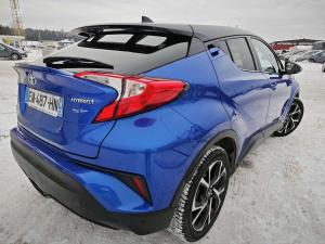 Blue Toyota C-HR 2017 in Vilnius, with an engine capacity of 1.80 L and mileage of 247 thousand km for 13300 €, photo 6 on AUTOMOTO.COM.LV