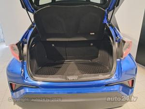 Blue Toyota C-HR 2017 in Narva, with an engine capacity of 1.80 L and mileage of 127 thousand km for 14900 €, photo 7 on AUTOMOTO.COM.LV