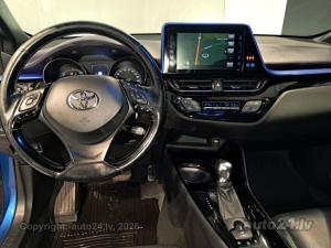 Blue Toyota C-HR 2017 in Narva, with an engine capacity of 1.80 L and mileage of 127 thousand km for 14900 €, photo 12 on AUTOMOTO.COM.LV
