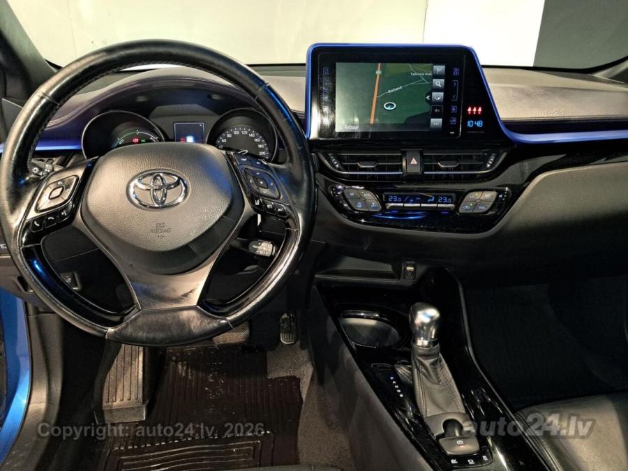Blue Toyota C-HR 2017 in Narva, with an engine capacity of 1.80 L and mileage of 127 thousand km for 14900 €, photo 12 on AUTOMOTO.COM.LV