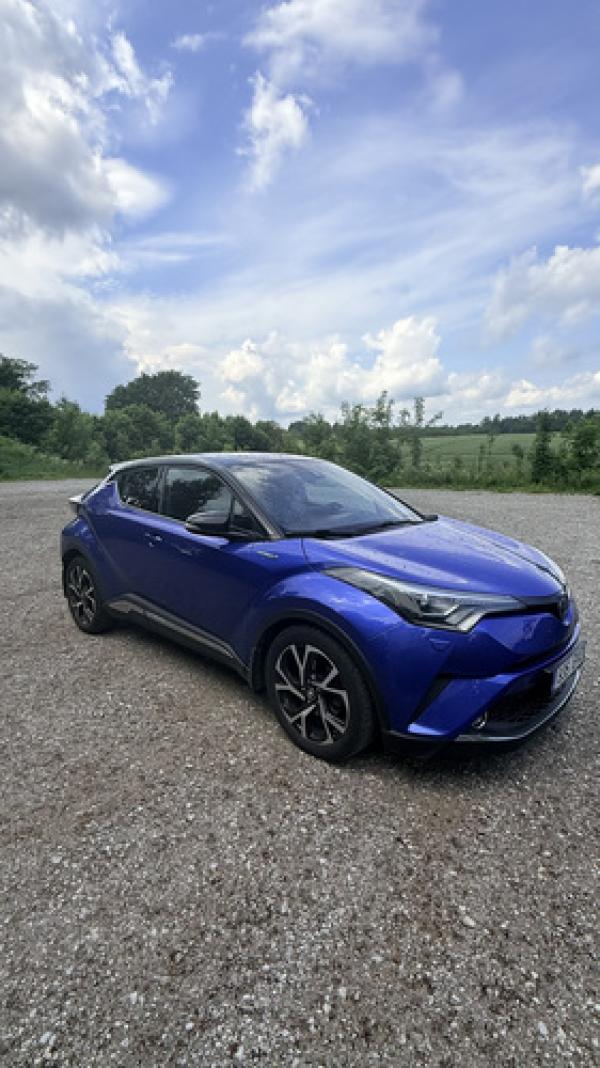 Синий Тойота C-HR 2017 в Таллин, объемом двигателя 1.80 л и пробегом 134 тыс. км за 15000 €, фото 8 на AUTOMOTO.COM.LV