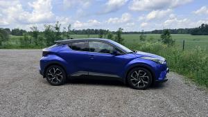 Синий Тойота C-HR 2017 в Таллин, объемом двигателя 1.80 л и пробегом 134 тыс. км за 15000 €, фото 10 на AUTOMOTO.COM.LV