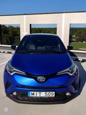 Синий Тойота C-HR 2017 в Вильнюс, объемом двигателя 1.80 л и пробегом 118 тыс. км за 17000 €, фото 13 на AUTOMOTO.COM.LV