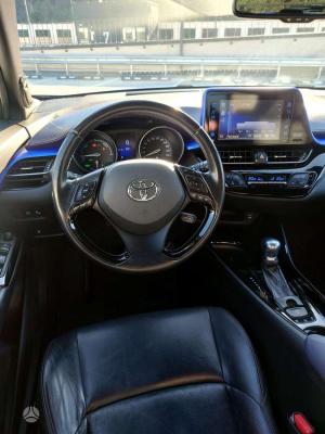 Синий Тойота C-HR 2017 в Вильнюс, объемом двигателя 1.80 л и пробегом 118 тыс. км за 17000 €, фото 15 на AUTOMOTO.COM.LV