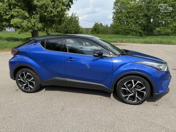 Blue Toyota C-HR 2018 in Trakai, with an engine capacity of 1.80 L and mileage of 197 thousand km for 18000 €, photo 2 on AUTOMOTO.COM.LV