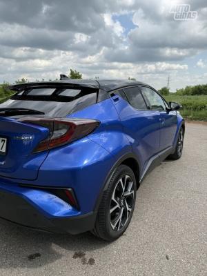 Blue Toyota C-HR 2018 in Trakai, with an engine capacity of 1.80 L and mileage of 197 thousand km for 18000 €, photo 4 on AUTOMOTO.COM.LV