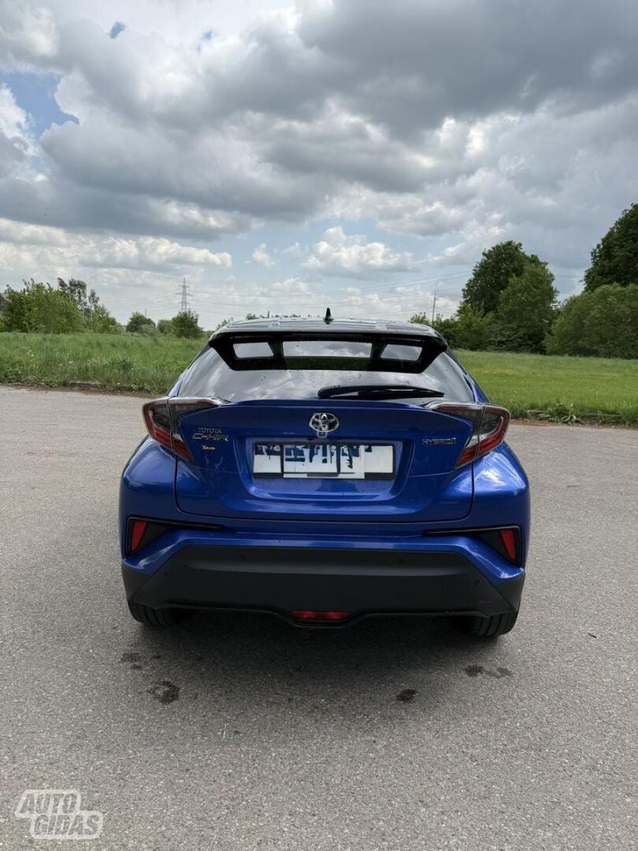 Blue Toyota C-HR 2018 in Trakai, with an engine capacity of 1.80 L and mileage of 197 thousand km for 18000 €, photo 6 on AUTOMOTO.COM.LV