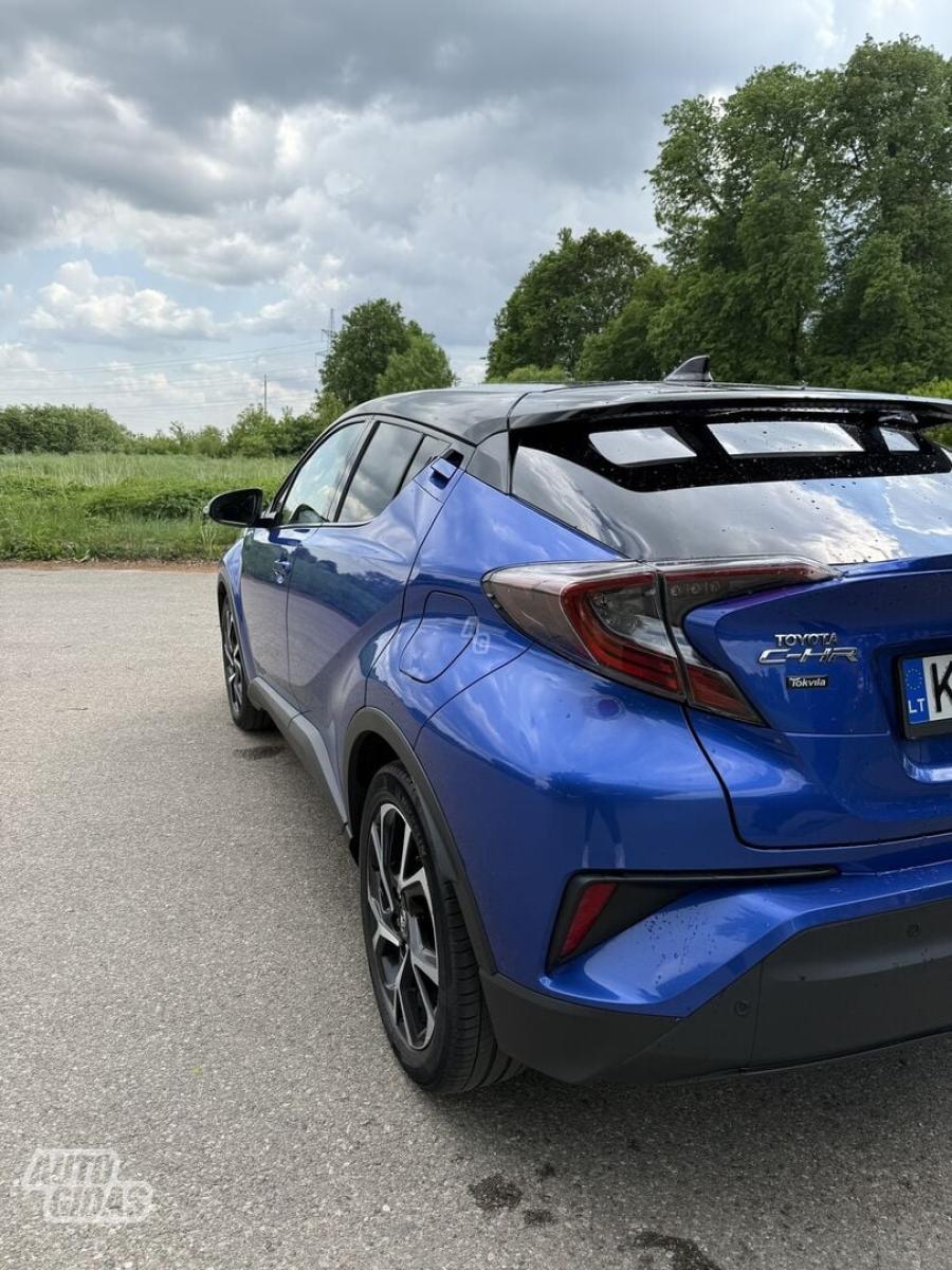 Blue Toyota C-HR 2018 in Trakai, with an engine capacity of 1.80 L and mileage of 197 thousand km for 18000 €, photo 7 on AUTOMOTO.COM.LV