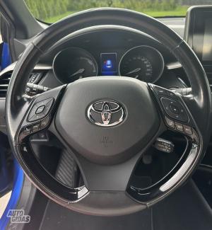 Blue Toyota C-HR 2018 in Trakai, with an engine capacity of 1.80 L and mileage of 197 thousand km for 18000 €, photo 14 on AUTOMOTO.COM.LV