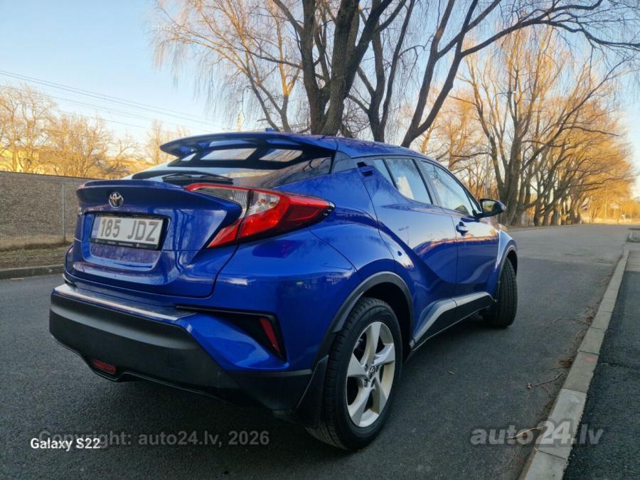 Синий Тойота C-HR 2019 в Таллин, объемом двигателя 1.20 л и пробегом 152 тыс. км за 14390 €, фото 2 на AUTOMOTO.COM.LV
