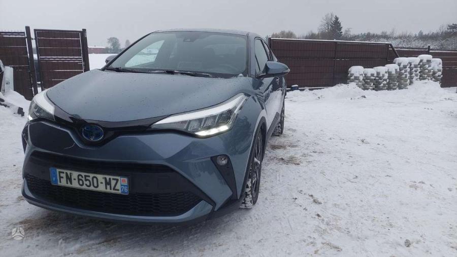Синий Тойота C-HR 2020 в Вильнюс, объемом двигателя 1.80 л и пробегом 152 тыс. км за 16750 €, фото 1 на AUTOMOTO.COM.LV