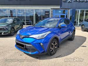 Blue Toyota C-HR 2020 in Valga, with an engine capacity of 1.20 L and mileage of 56 thousand km for 16900 €, photo  on AUTOMOTO.COM.LV