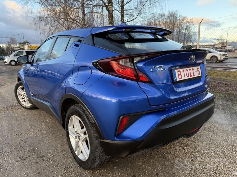 Zils Toyota C-HR 2021 Rīga, ar dzinēja tilpumu 1.80 L un nobraukumu 65 tūkst. km par 20999 €, foto 9 vietnē AUTOMOTO.COM.LV