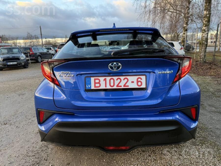 Zils Toyota C-HR 2021 Rīga, ar dzinēja tilpumu 1.80 L un nobraukumu 65 tūkst. km par 20999 €, foto 12 vietnē AUTOMOTO.COM.LV