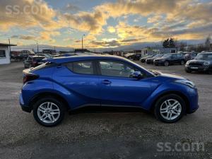 Zils Toyota C-HR 2021 Rīga, ar dzinēja tilpumu 1.80 L un nobraukumu 65 tūkst. km par 20999 €, foto 14 vietnē AUTOMOTO.COM.LV