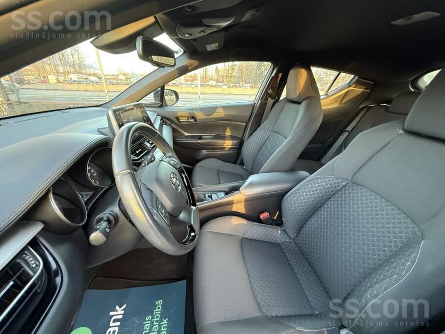 Zils Toyota C-HR 2021 Rīga, ar dzinēja tilpumu 1.80 L un nobraukumu 65 tūkst. km par 20999 €, foto 35 vietnē AUTOMOTO.COM.LV