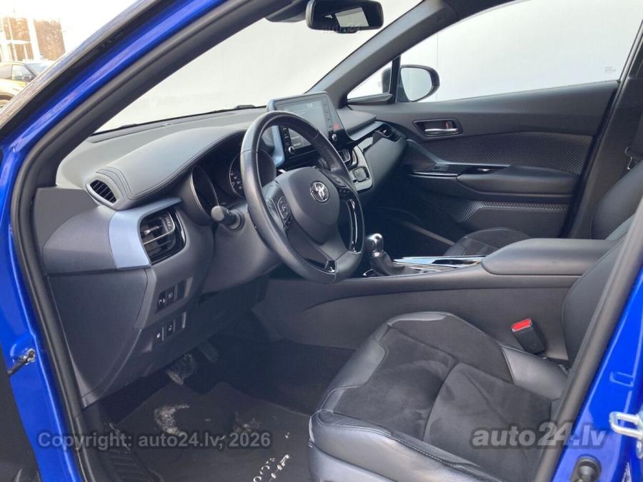 Blue Toyota C-HR 2021 in Tallinn, with an engine capacity of 1.80 L and mileage of 62 thousand km for 23495 €, photo 13 on AUTOMOTO.COM.LV