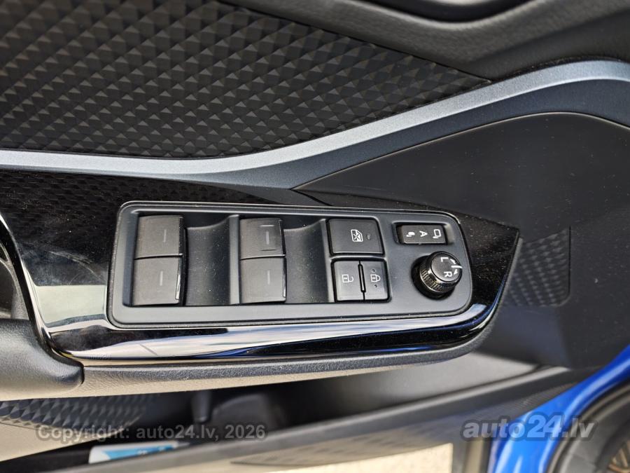 Синий Тойота C-HR 2021 в Таллин, объемом двигателя 1.80 л и пробегом 68 тыс. км за 22500 €, фото 15 на AUTOMOTO.COM.LV