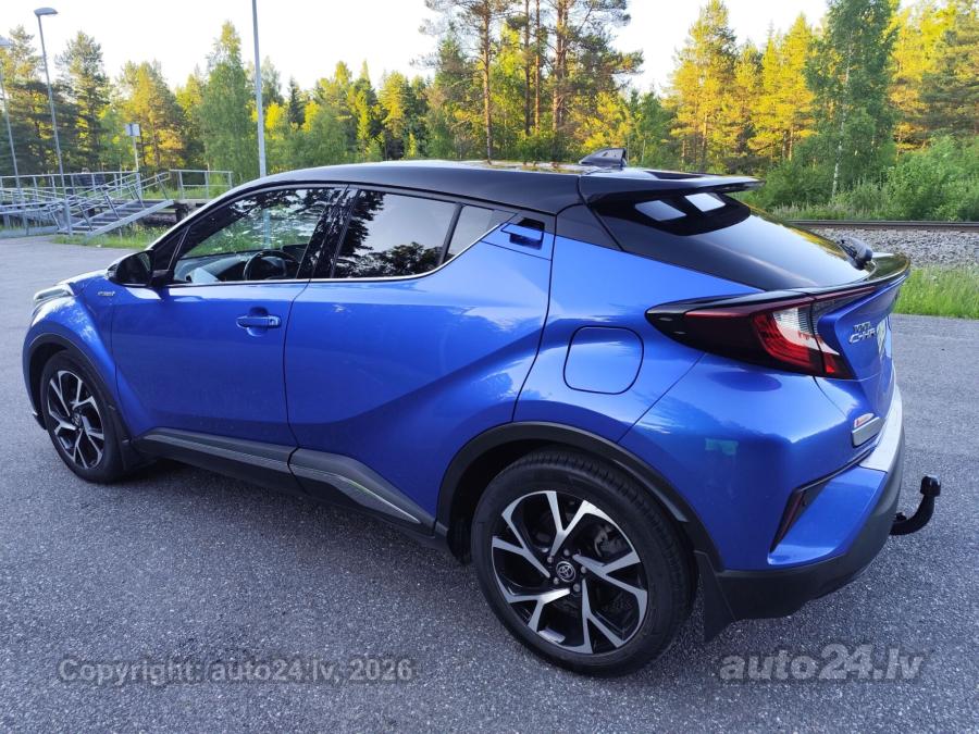 Zils Toyota C-HR 2021 Tallina, ar dzinēja tilpumu 1.80 L un nobraukumu 73 tūkst. km par 20900 €, foto 3 vietnē AUTOMOTO.COM.LV