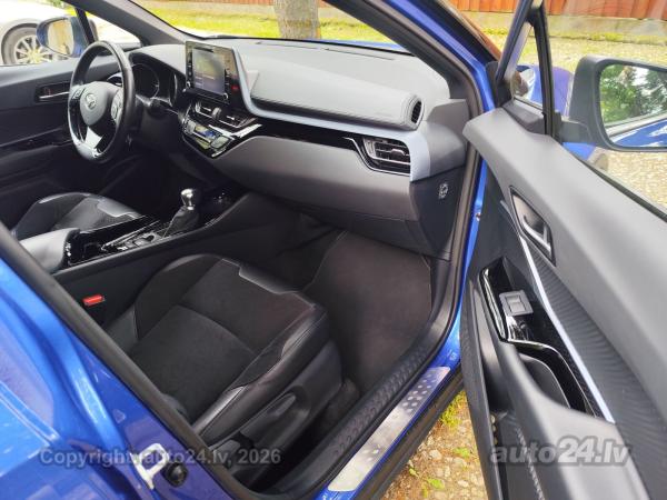 Blue Toyota C-HR 2021 in Tallinn, with an engine capacity of 1.80 L and mileage of 73 thousand km for 20900 €, photo 8 on AUTOMOTO.COM.LV