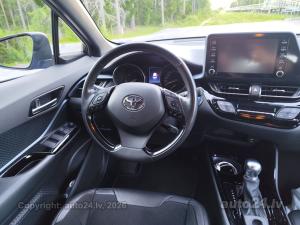 Zils Toyota C-HR 2021 Tallina, ar dzinēja tilpumu 1.80 L un nobraukumu 73 tūkst. km par 20900 €, foto 13 vietnē AUTOMOTO.COM.LV