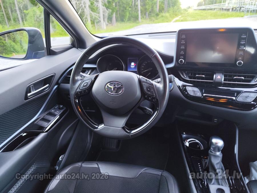 Zils Toyota C-HR 2021 Tallina, ar dzinēja tilpumu 1.80 L un nobraukumu 73 tūkst. km par 20900 €, foto 13 vietnē AUTOMOTO.COM.LV