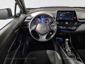Zils Toyota C-HR 2021 Tallina, ar dzinēja tilpumu 1.80 L un nobraukumu 63 tūkst. km par 22490 €, foto 10 vietnē AUTOMOTO.COM.LV