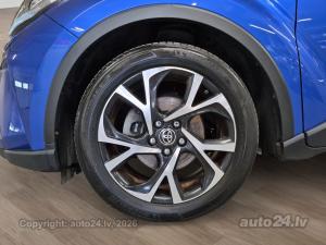 Zils Toyota C-HR 2021 Tallina, ar dzinēja tilpumu 1.80 L un nobraukumu 63 tūkst. km par 22490 €, foto 16 vietnē AUTOMOTO.COM.LV