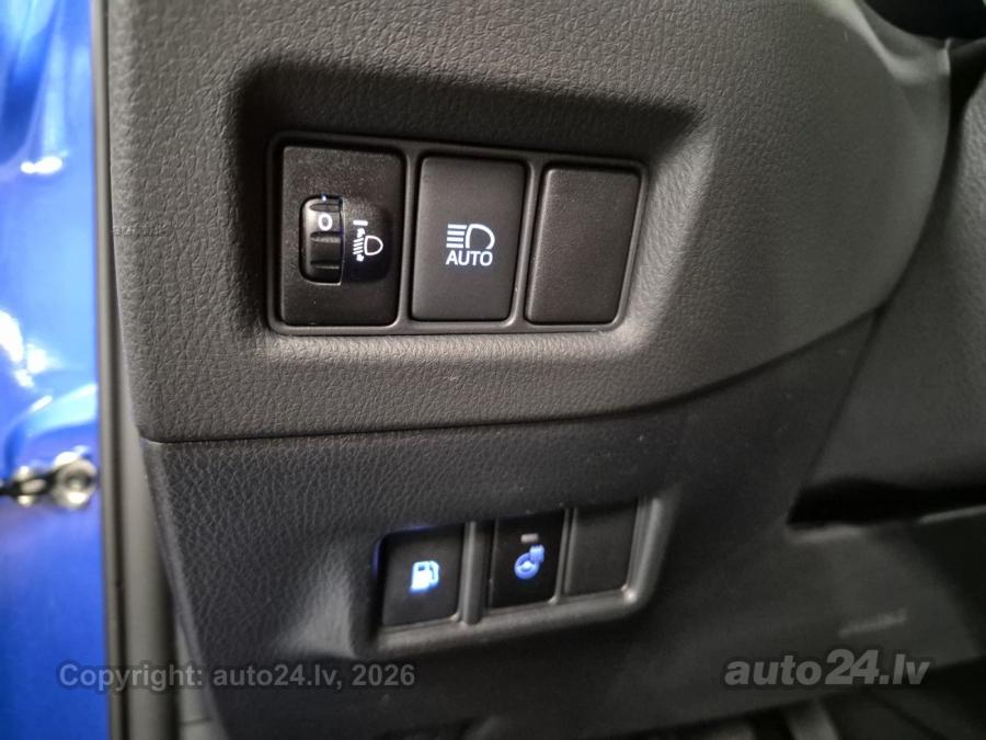 Zils Toyota C-HR 2021 Tallina, ar dzinēja tilpumu 1.80 L un nobraukumu 63 tūkst. km par 22490 €, foto 19 vietnē AUTOMOTO.COM.LV