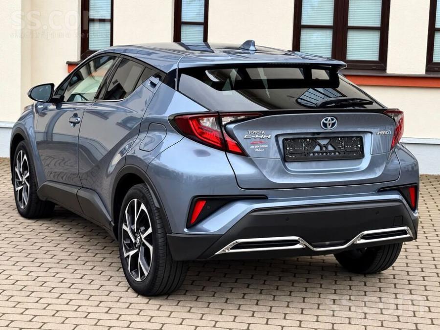 Blue Toyota C-HR 2021 in Jelgava, with an engine capacity of 2.00 L and mileage of 112 thousand km for 17800 €, photo 5 on AUTOMOTO.COM.LV