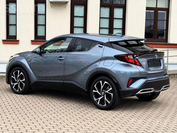 Blue Toyota C-HR 2021 in Jelgava, with an engine capacity of 2.00 L and mileage of 112 thousand km for 17800 €, photo 9 on AUTOMOTO.COM.LV