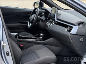 Blue Toyota C-HR 2021 in Jelgava, with an engine capacity of 2.00 L and mileage of 112 thousand km for 17800 €, photo 14 on AUTOMOTO.COM.LV