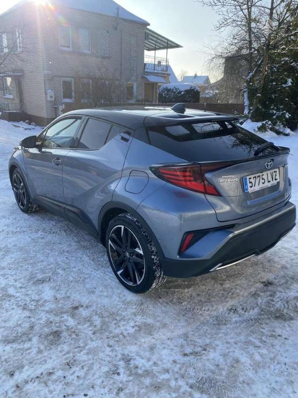 Blue Toyota C-HR 2022 in Kaunas, with an engine capacity of 2.00 L and mileage of 40 thousand km for 20300 €, photo 6 on AUTOMOTO.COM.LV