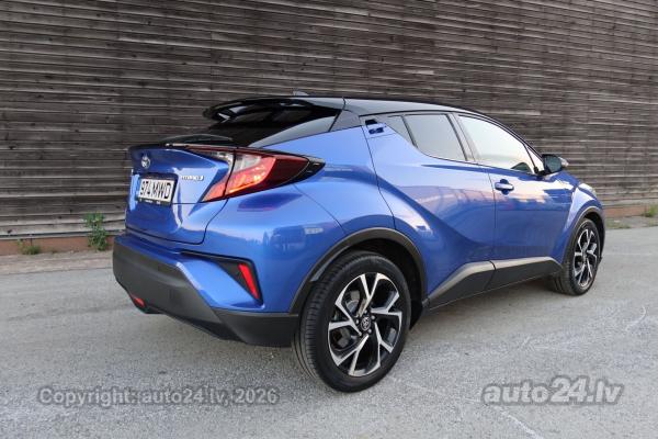 Синий Тойота C-HR 2022 в Маарду, объемом двигателя 1.80 л и пробегом 54 тыс. км за 23600 €, фото 2 на AUTOMOTO.COM.LV