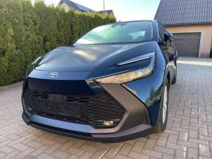 Синий Тойота C-HR 2024 в Тельшяй, объемом двигателя 1.80 л и пробегом 10 тыс. км за 24850 €, фото  на AUTOMOTO.COM.LV