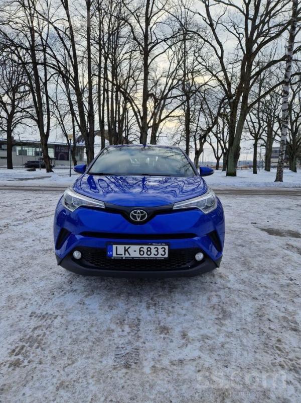 Blue Toyota C-HR 2018 in Ventspils, with an engine capacity of 1.20 L and mileage of 77 thousand km for 18000 €, photo 6 on AUTOMOTO.COM.LV