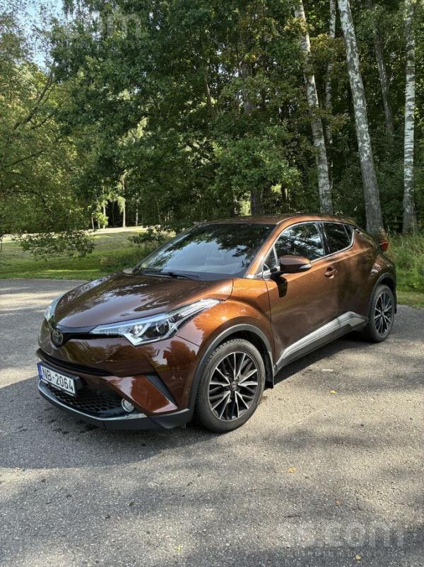 Brown Toyota C-HR 2016 in Jelgava, with an engine capacity of 1.20 L and mileage of 140 thousand km for 13200 €, photo 1 on AUTOMOTO.COM.LV