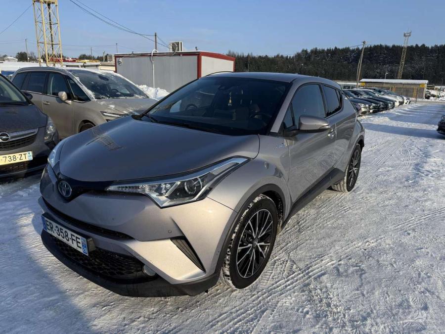 Коричневый Тойота C-HR 2017 в Вильнюс, объемом двигателя 1.80 л и пробегом 250 тыс. км за 13350 €, фото 1 на AUTOMOTO.COM.LV
