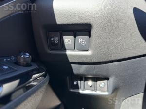 Brown Toyota C-HR 2017 in Riga, with an engine capacity of 1.20 L and mileage of 91 thousand km for 15290 €, photo 14 on AUTOMOTO.COM.LV