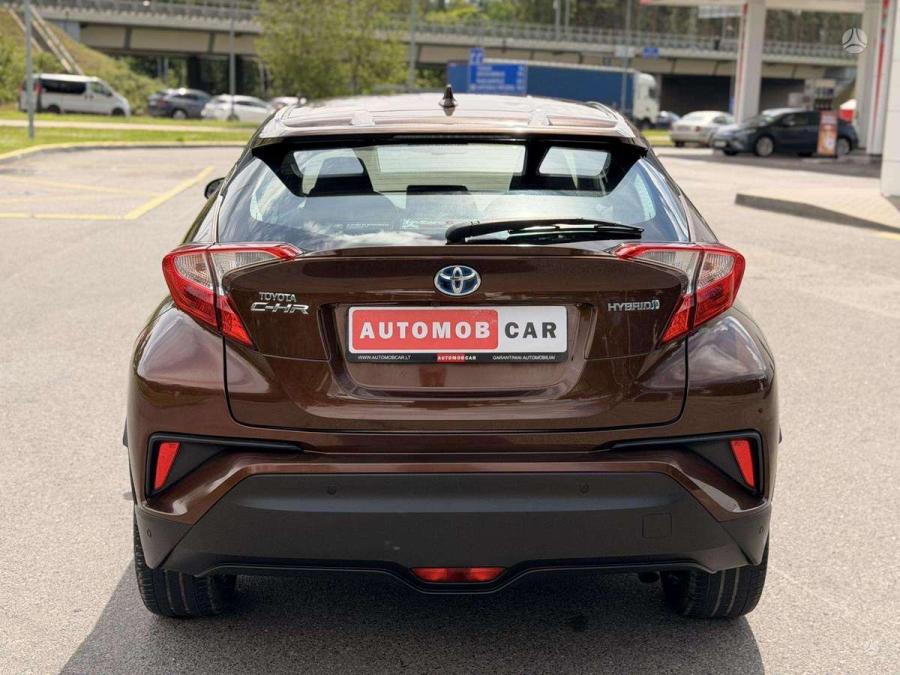 Brūns Toyota C-HR 2017 Viļņa, ar dzinēja tilpumu 1.80 L un nobraukumu 117 tūkst. km par 17350 €, foto 6 vietnē AUTOMOTO.COM.LV