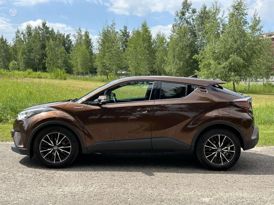 Brūns Toyota C-HR 2017 Kauņa, ar dzinēja tilpumu 1.80 L un nobraukumu 196 tūkst. km par 16550 €, foto 10 vietnē AUTOMOTO.COM.LV